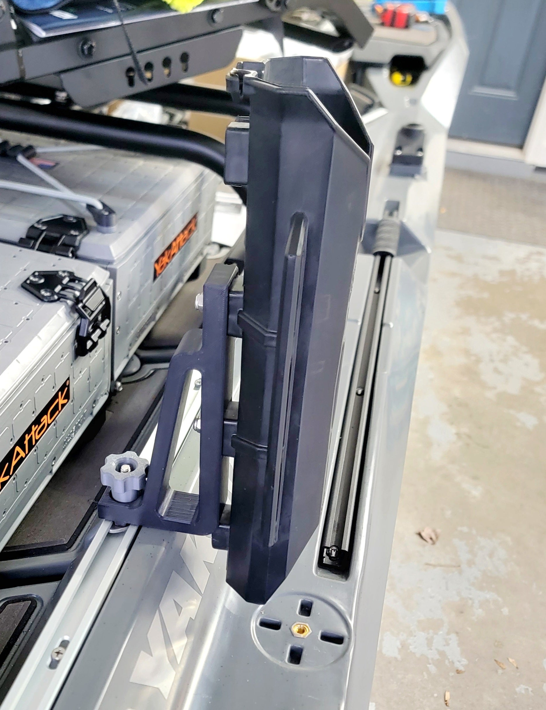 YakAttack Tether Tube Rod Holder GearTrax HDL Quick Load 90 Degree ...